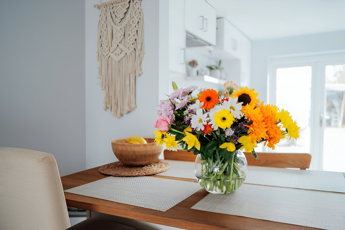 The Ultimate Guide to Seasonal Home Decor: From Summer to Fall